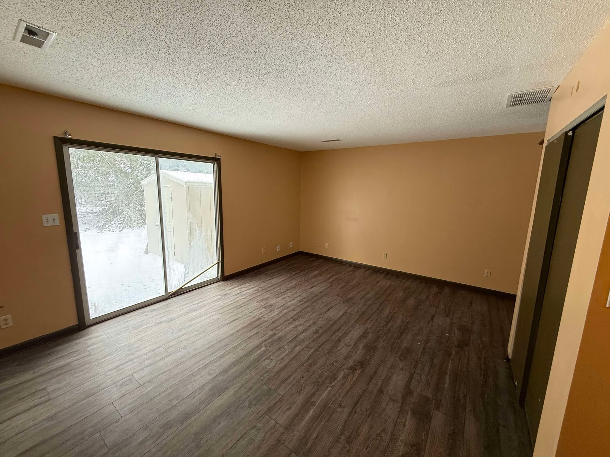 200 W Clark Trail #2 Herrin, IL 62948 - J. David Thompson Rental Properties